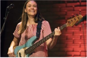 „Die Abwechslung macht´s" – JULIA HOFER im mica-Interview - mica ...