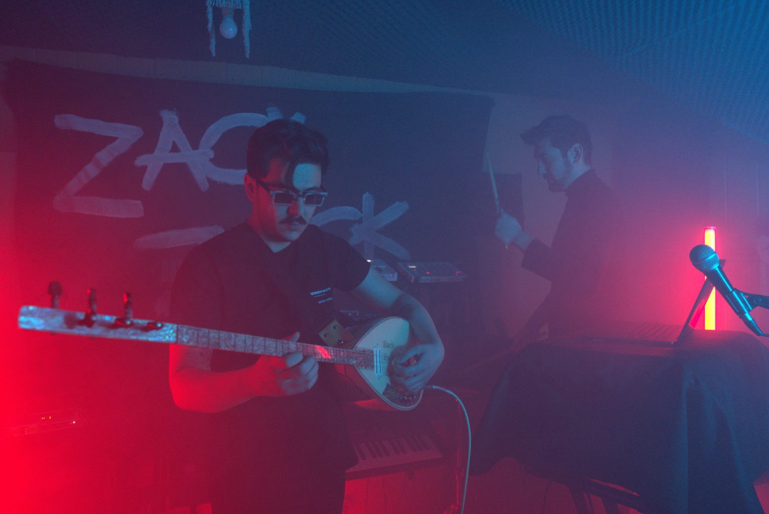 „SCHRITT FÜR SCHRITT, ABER SCHNELL – SO WIE UNSERE MUSIK“ – ZACK ZACK ...